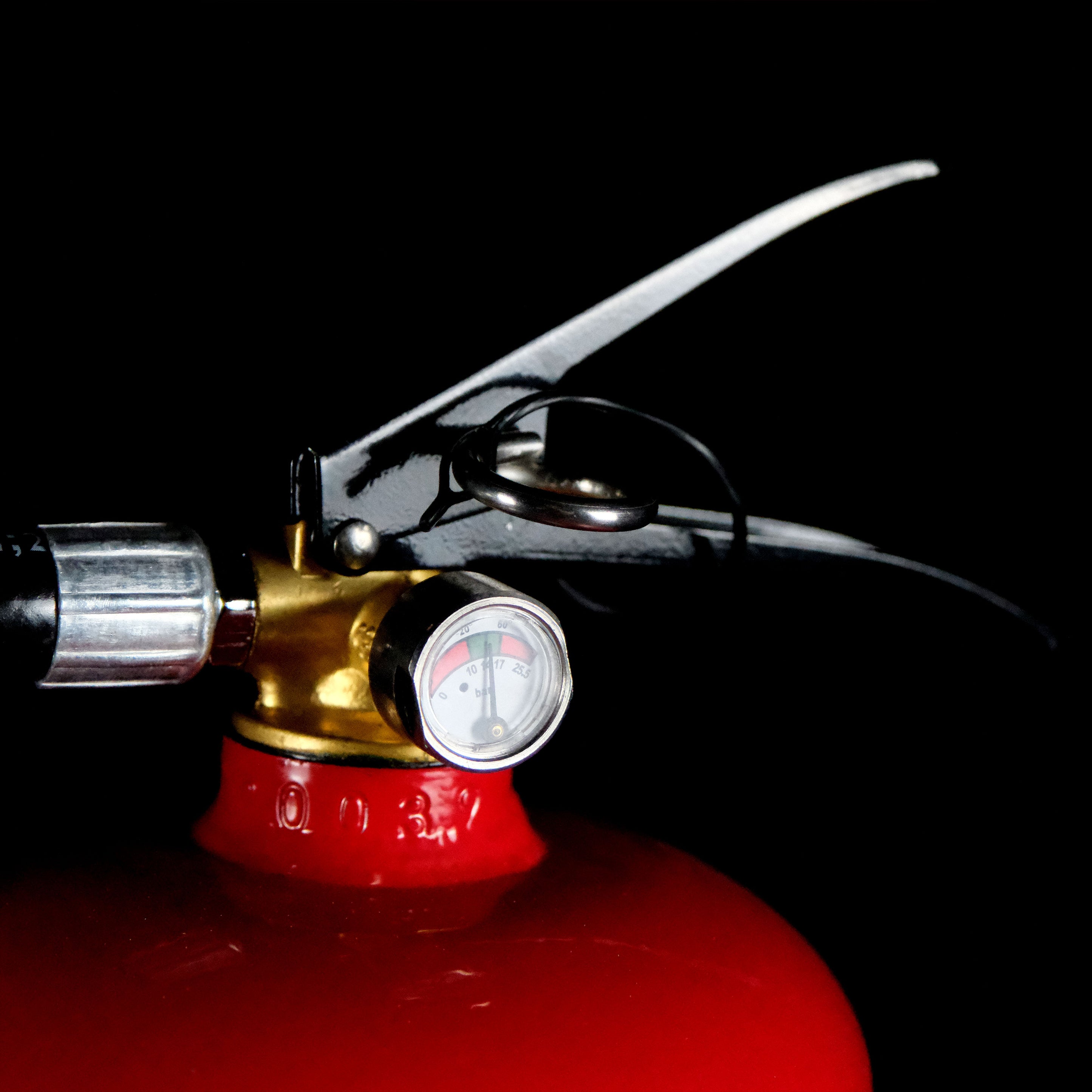 ABC Stored Pressure Fire Extinguisher (4kg) – COMBAT Brand Fire ...